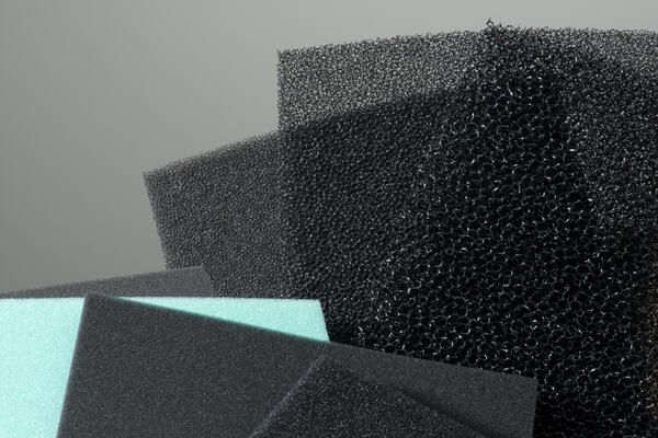 Polyurethane foam - for filtration and pollutant decomposition
